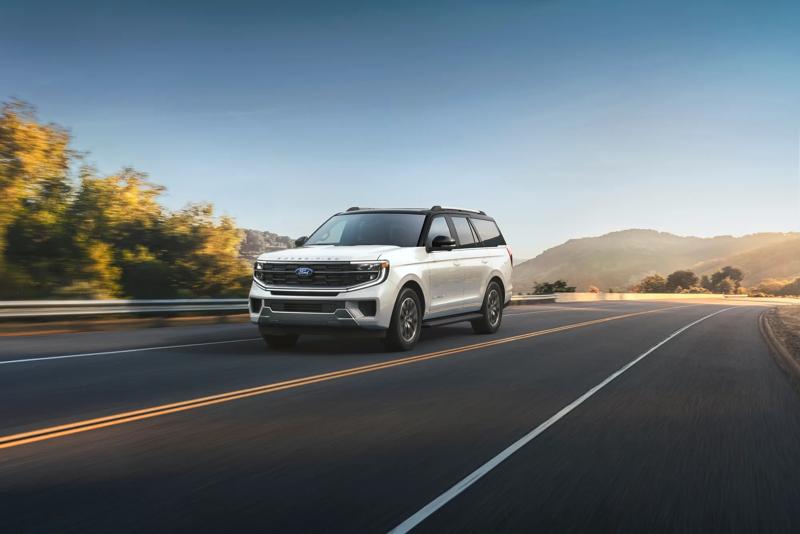 2026 Chevrolet Tahoe vs. 2026 Ford Expedition Comparison - Kelley Blue Book
