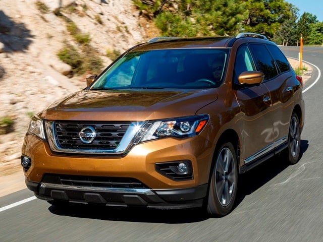Midsize SUV Comparison: 2017 Nissan Pathfinder - Kelley Blue Book