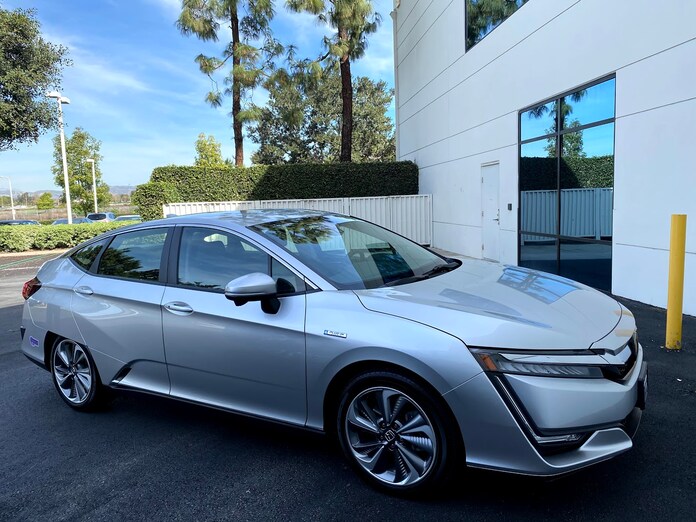 2019 Honda Clarity PHEV Ownership Review - Kelley Blue Book