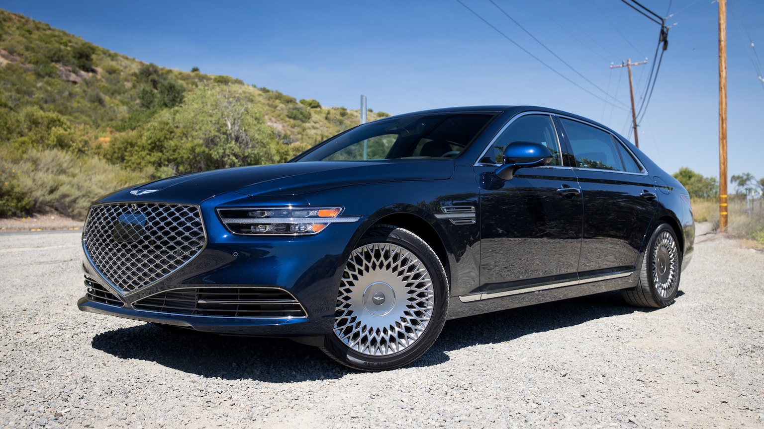 What do You Get on a Fully Loaded 2021 Genesis G90? - Kelley Blue Book
