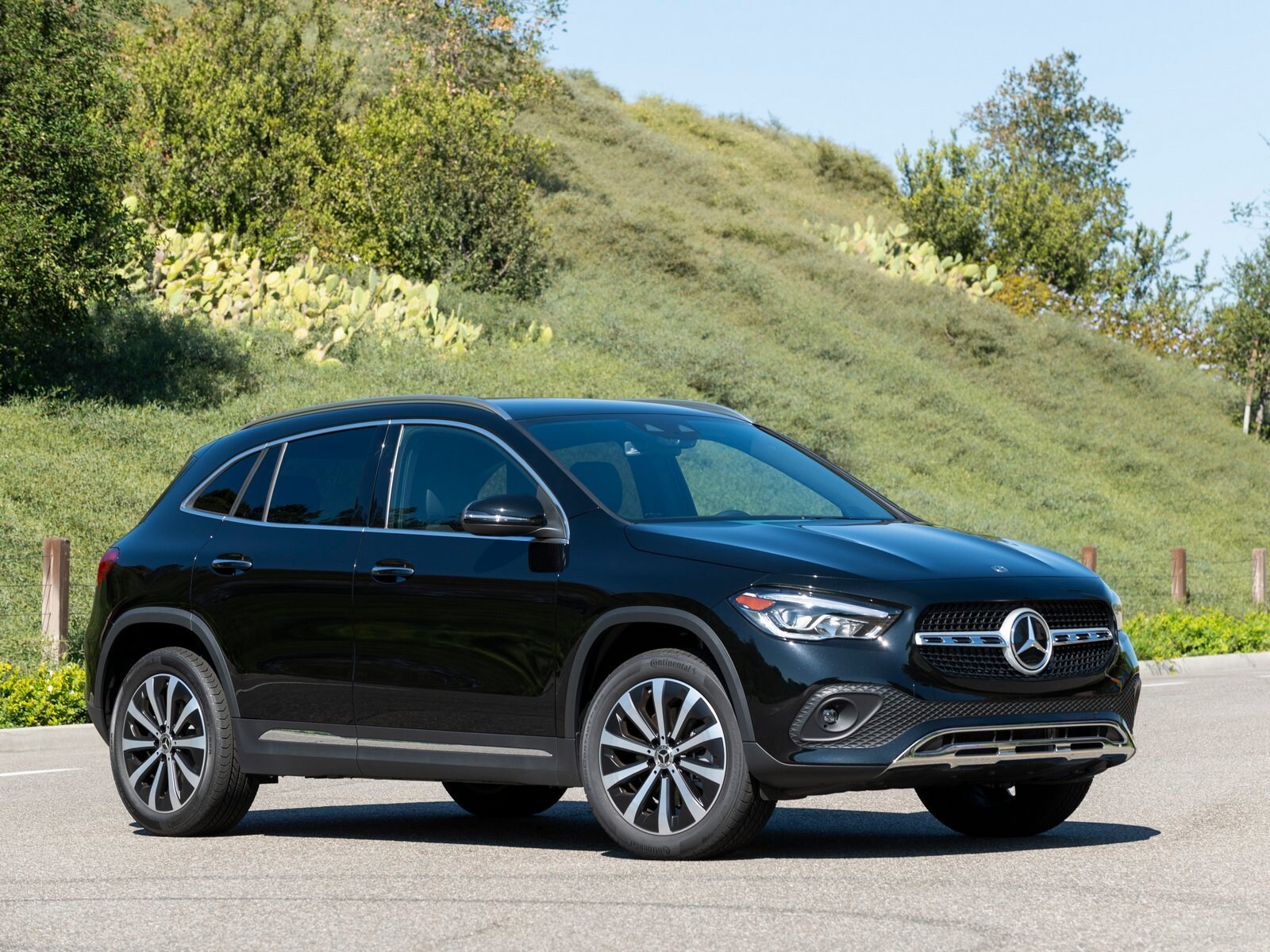 Subcompact Luxury SUV Best Buy of 2021 - Kelley Blue Book