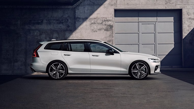 2021 Volvo V60 Reviews, Pricing & Specs | Kelley Blue Book