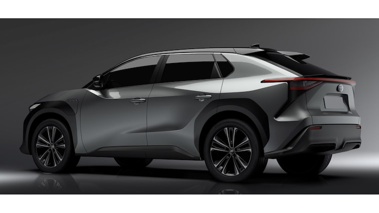 Toyota bZ4x Electric SUV – Solar Roof, Tesla-Style Steering Yoke ...