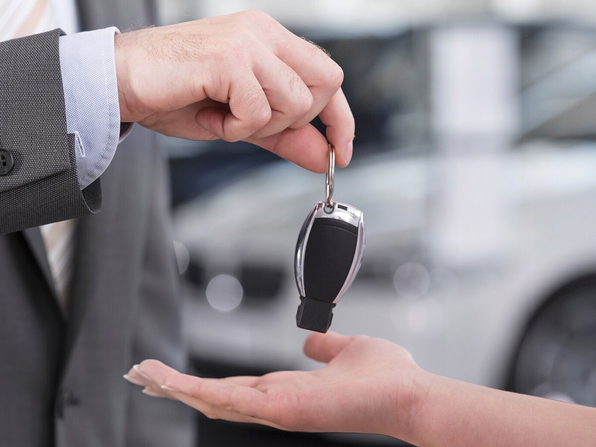 Best Holiday Car Deals of 2021 - Kelley Blue Book