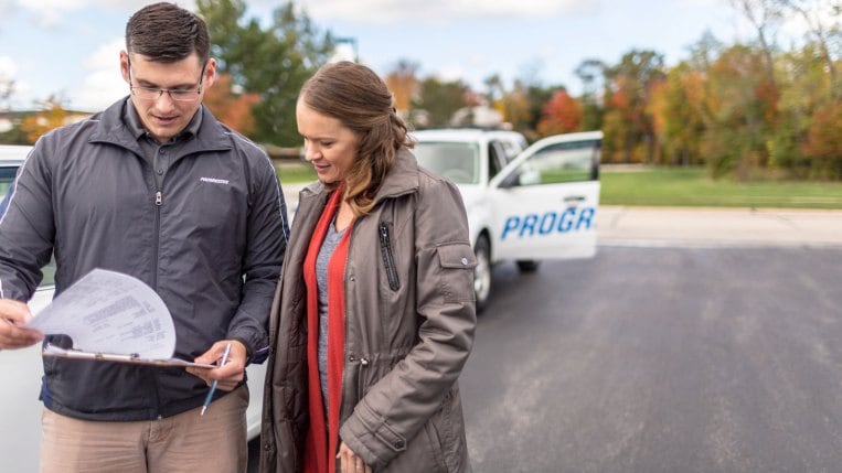 Progressive Car Insurance Review for 2022 - Kelley Blue Book | Blog Hồng