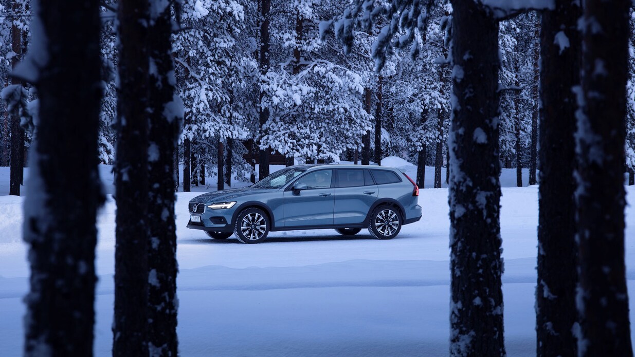 AWD vs. 4WD: Which Is Better? - Kelley Blue Book