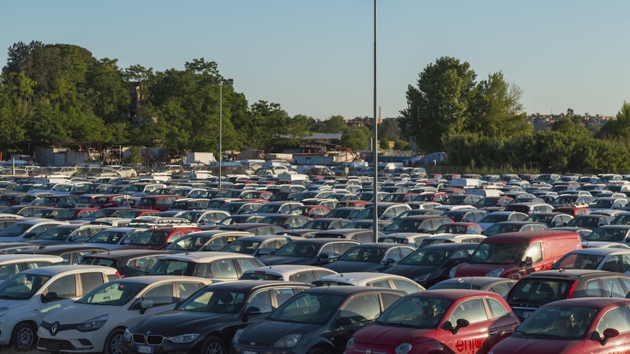 Wholesale Used Car Prices Fall; Retail Drop Likely - Kelley Blue Book