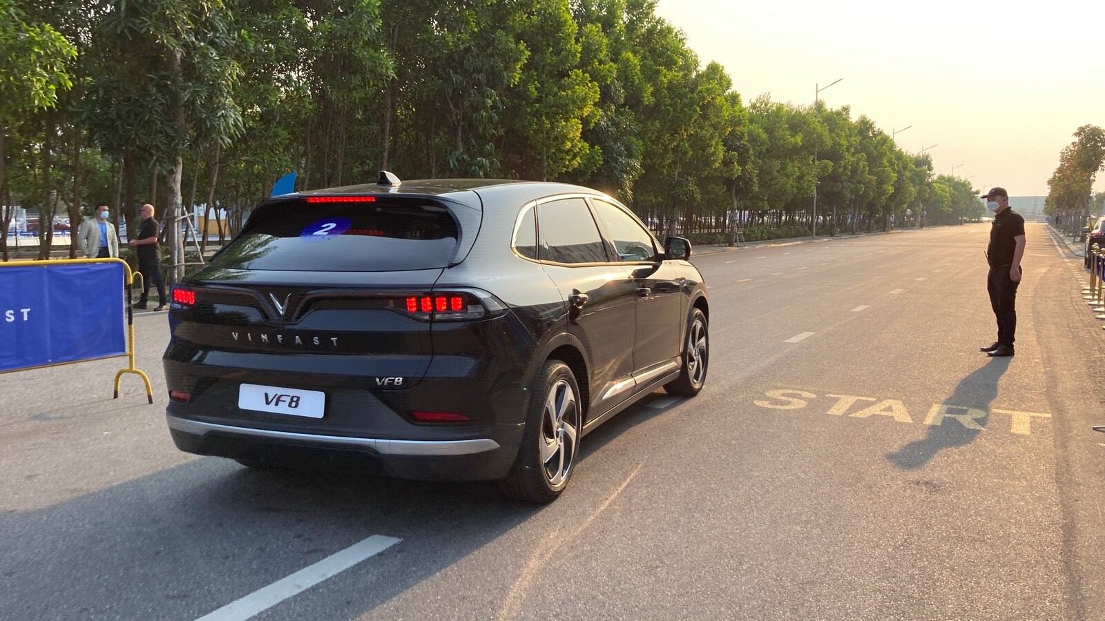 First VinFast VF 8 Reviews Are Abysmal - Kelley Blue Book