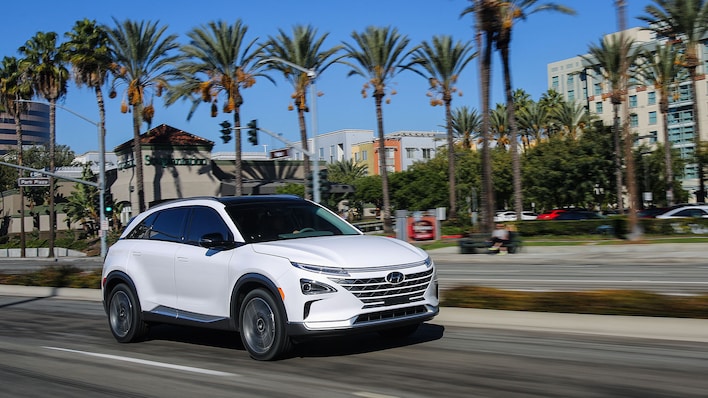 Hydrogen Fuel Cell Cars: Pros and Cons in 2024 - Kelley Blue Book