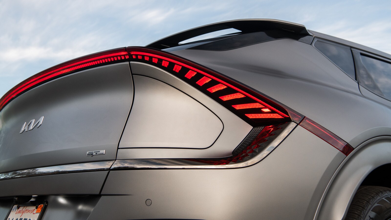 Let's Take a Look Inside the 2022 Kia EV6 Electric Car - Kelley Blue Book