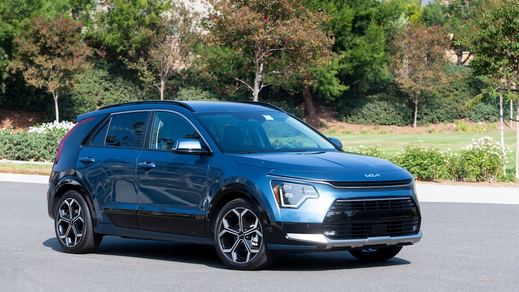 Which 2023 Kia Niro Hybrid Is Right for Me? - Kelley Blue Book