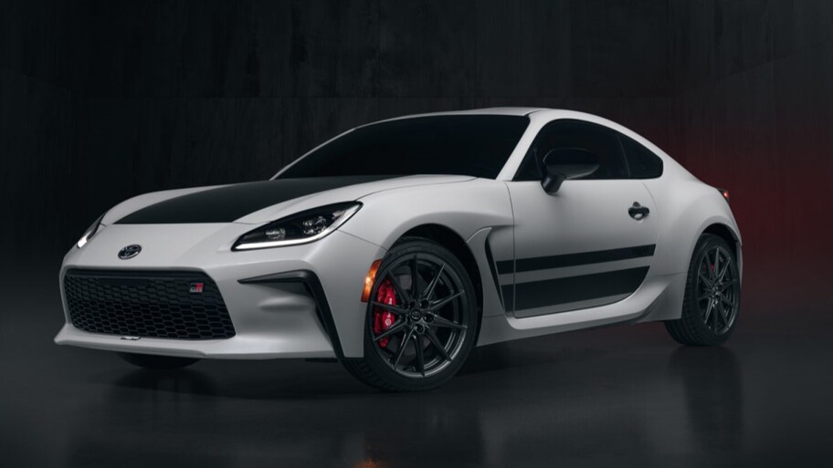 2024 Mazda MX-5 Miata vs. 2024 Toyota GR86 Comparison - Kelley Blue Book