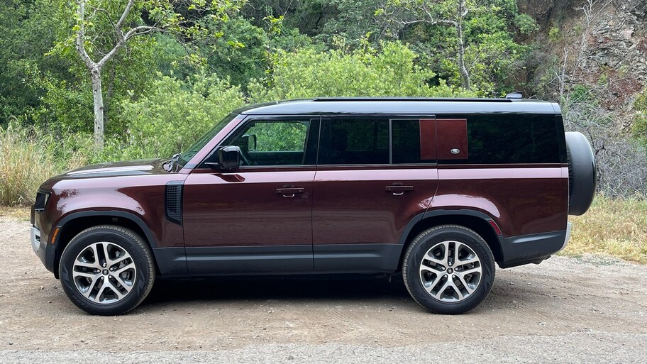 2024 Ford Bronco vs. 2024 Land Rover Defender Comparison - Kelley Blue Book