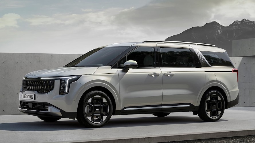2025 Kia Carnival Minivan Gets Rugged Refresh - Kelley Blue Book