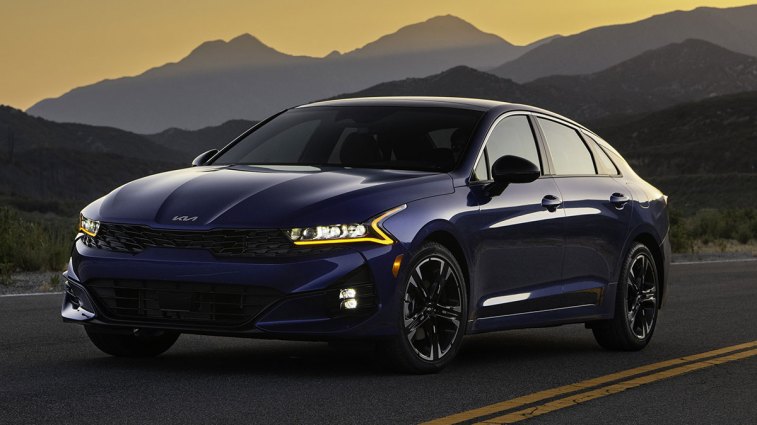 2024 Kia K5 vs. 2024 Honda Civic Comparison - Kelley Blue Book