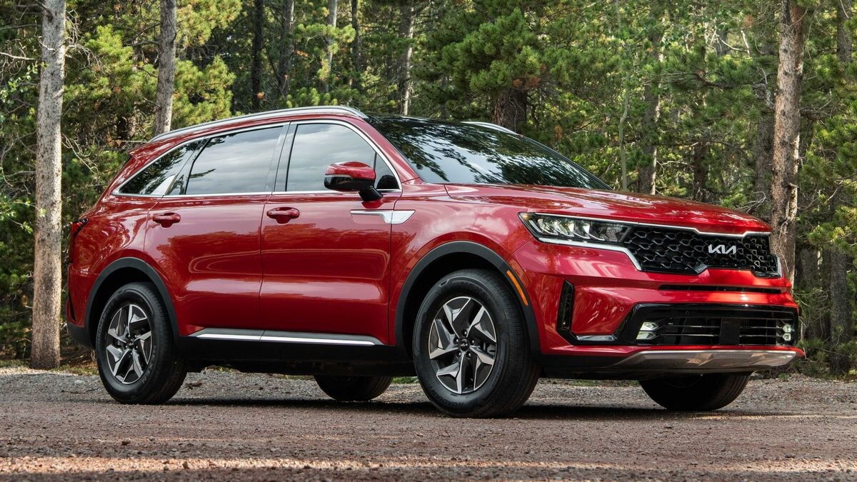 2024 Kia Sorento Hybrid vs. 2024 Ford Escape Hybrid Comparison ...