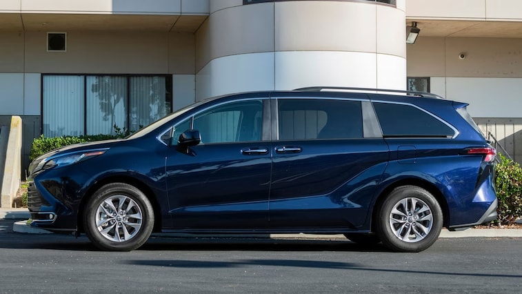 Toyota Sienna Is Our Minivan Best Buy of 2024 - Kelley Blue Book