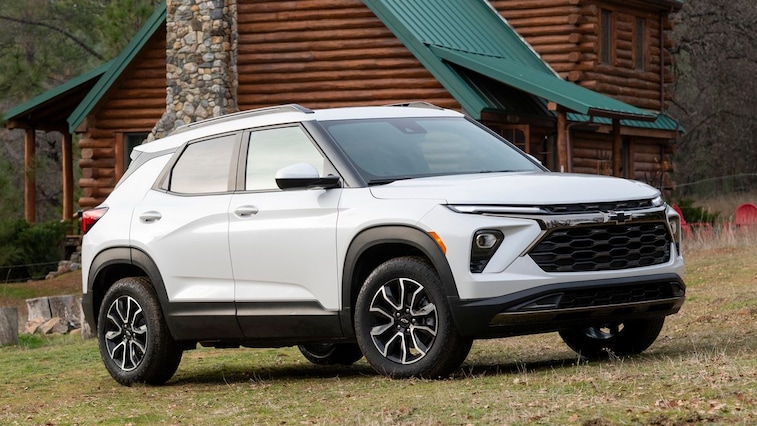 2025 Chevrolet Trailblazer vs. 2025 Chevrolet Trax Comparison ...