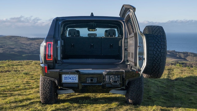 Let's Take a Look Inside the 2024 GMC Hummer EV SUV - Kelley Blue Book