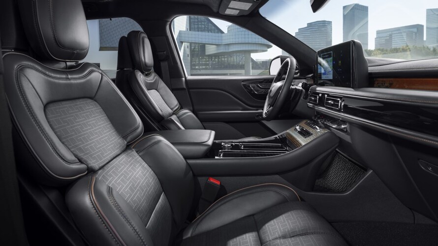 2025 Lincoln Aviator Updated With New Cabin Tech, Hands-Free Driving ...