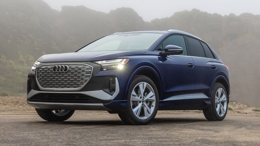 2024 Audi Q4 e-tron vs. 2024 Volvo XC40 Recharge Comparison - Kelley Blue Book