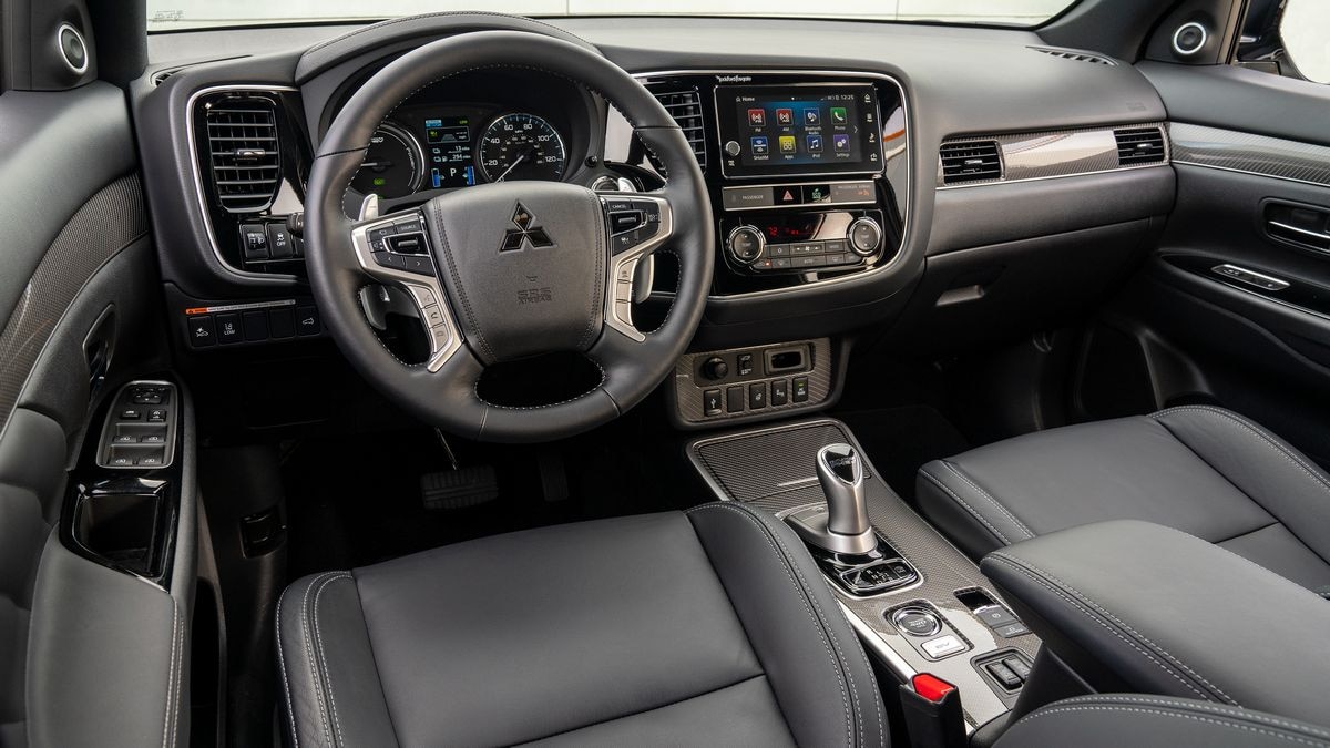 CPO Spotlight: 2021 Mitsubishi Outlander PHEV - Kelley Blue Book