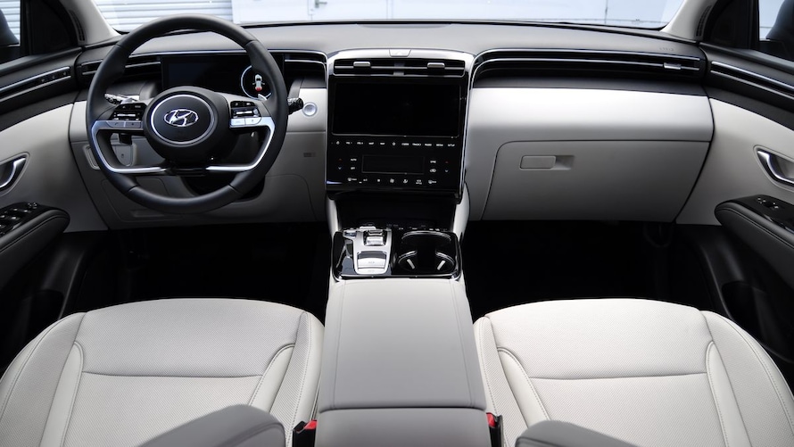 Let's Take a Look Inside the 2024 Hyundai Tucson - Kelley Blue Book