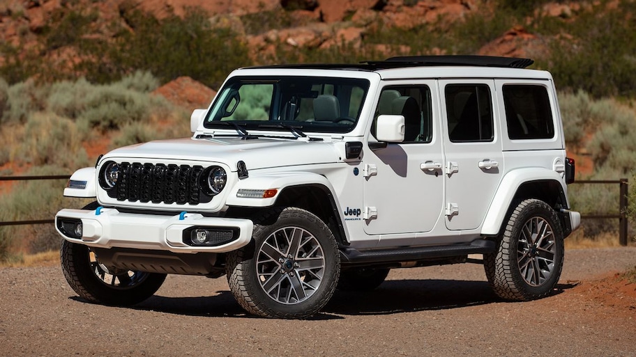 Jeep Brings Automatic Back to V6 Wrangler - Kelley Blue Book