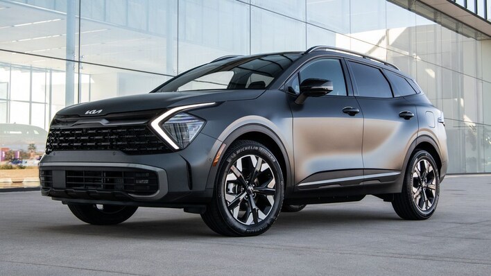 2025 Kia Sportage Plug-in Hybrid vs. 2025 Toyota RAV4 Plug-in Hybrid Comparison - Kelley Blue Book