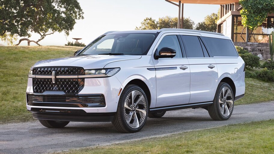 2025 Lincoln Navigator Gets 6-Figure Price Tag - Kelley Blue Book