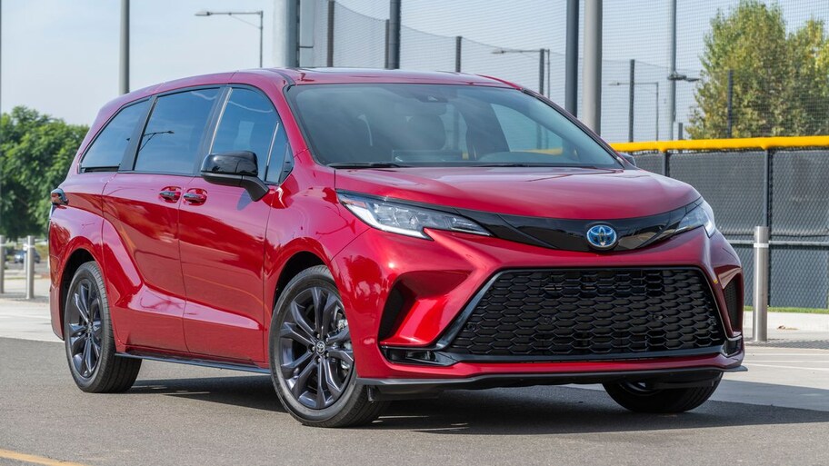 Toyota Sienna Is Our Minivan Best Buy of 2025 - Kelley Blue Book