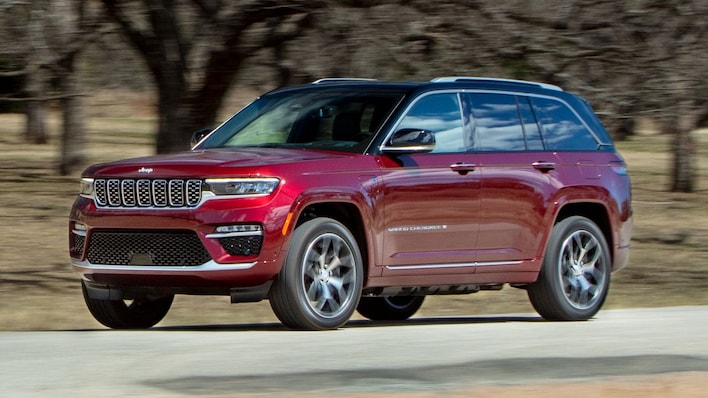 2025 Jeep Grand Cherokee vs. 2025 Land Rover Discovery Sport Comparison ...