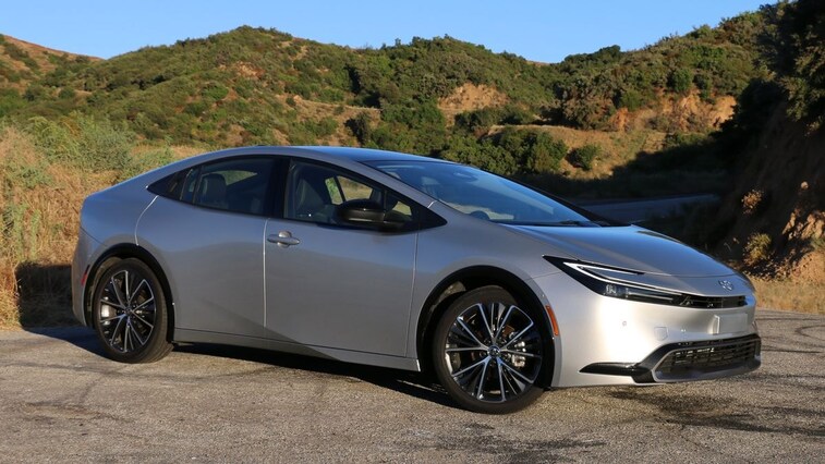 Prius MPG: A Solid Choice for a Hybrid - Kelley Blue Book